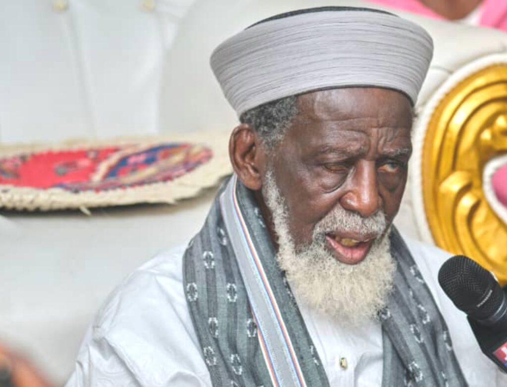 Hold on with Friday prayers in major mosques until further notice ...